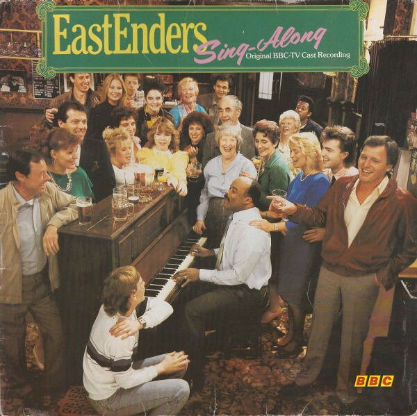・アーティスト 1985 Cast Of EastEnders ・タイトル EastEnders Sing-Along ・レーベル・型番 BBC Records And Tapes REB586 ・フォーマット LPレコード ・コンディショ...