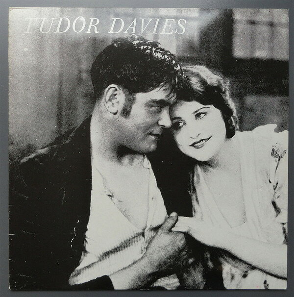・アーティスト Tudor Davies ・タイトル Tudor Davies ・レーベル・型番 Rubini Records GV529 ・フォーマット LPレコード ・コンディション(盤) 良い (VG+) ・コンディション(ジャケット...