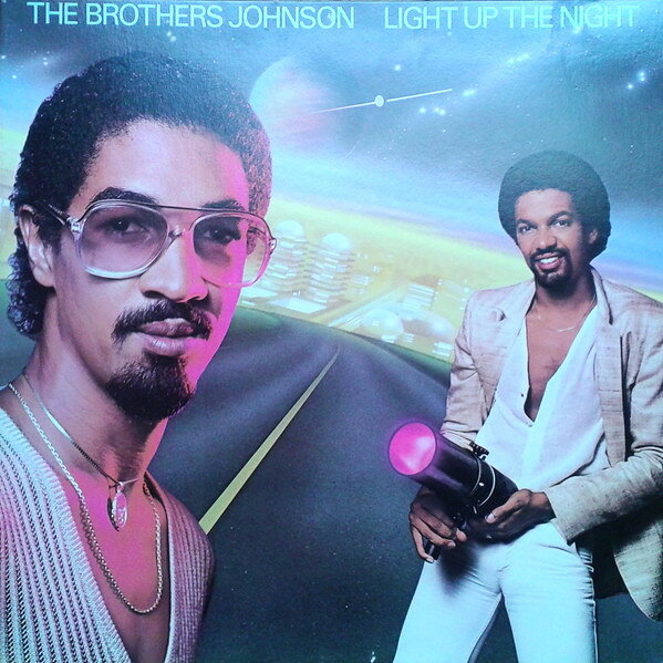 ・アーティスト Brothers Johnson ・タイトル Light Up The Night ・レーベル・型番 A&M Records SP3716 ・フォーマット LPレコード ・コンディション(盤) 良い (VG+) ・コンディシ...