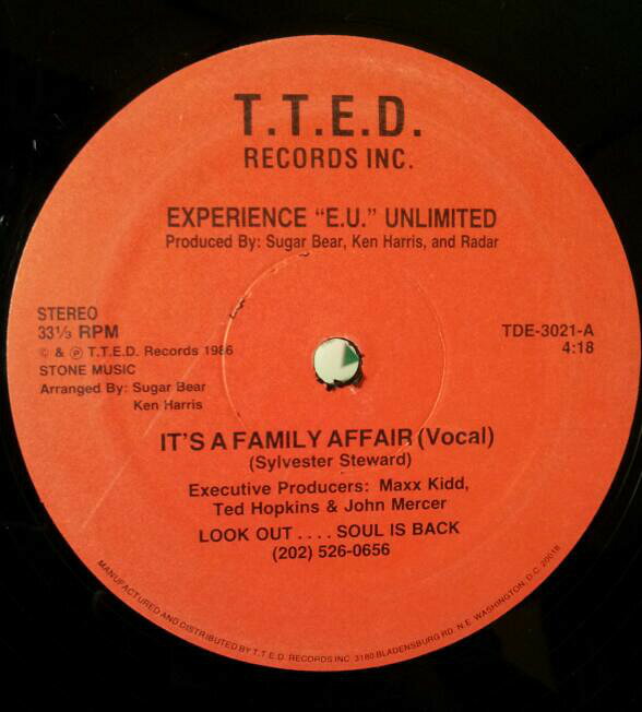 ・アーティスト E.U. ・タイトル It's A Family Affair ・レーベル・型番 T.T.E.D. Records TDE3021 ・フォーマット 12インチレコード ・コンディション(盤) 非常に良い(EX) ・コンディシ...