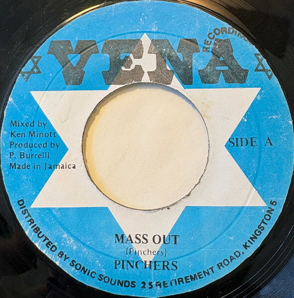 ・アーティスト Pinchers ・タイトル Mass Out ・レーベル・型番 Vena Recordings NONE ・フォーマット 7インチレコード ・コンディション(盤) 良い (VG+) ・コンディション(ジャケット) カバーな...