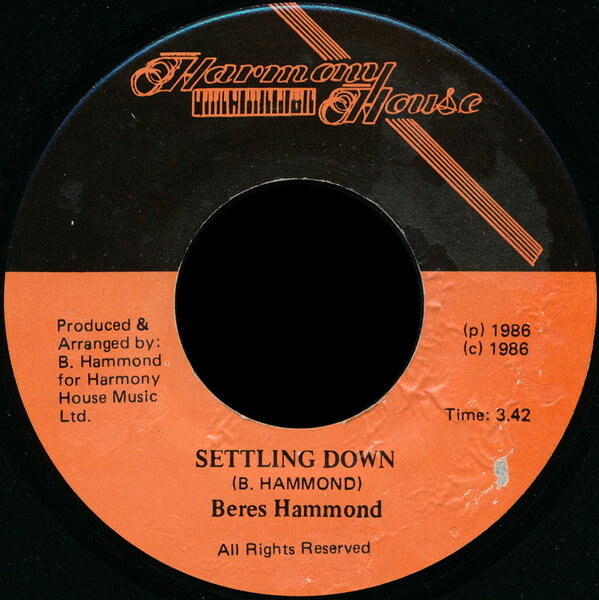 ・アーティスト Beres Hammond ・タイトル Settling Down ・レーベル・型番 Harmony House NONE ・フォーマット 7インチレコード ・コンディション(盤) 良い (VG+) ・コンディション(ジャケ...