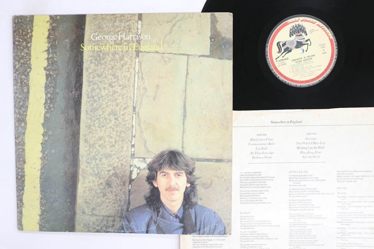 ・アーティスト George Harrison ・タイトル Somewhere In England ・レーベル・型番 DARK HORSE P10944D ・フォーマット LPレコード ・コンディション(盤) 良い (VG+) ・コンディ...