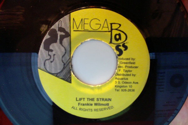 ・アーティスト Frankie Wilmott ・タイトル Lift The Strain ・レーベル・型番 Mega Bass NONE ・フォーマット 7インチレコード ・コンディション(盤) 良い (VG+) ・コンディション(ジャケ...