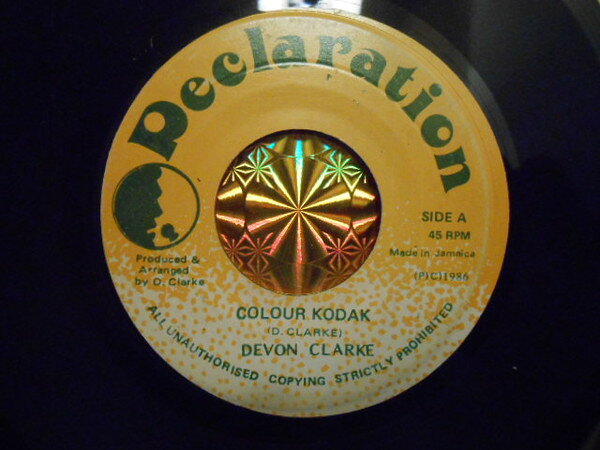・アーティスト Devon Clarke (2) ・タイトル Colour Kodak ・レーベル・型番 Declaration NONE ・フォーマット 7インチレコード ・コンディション(盤) 良い (VG+) ・コンディション(ジャケ...