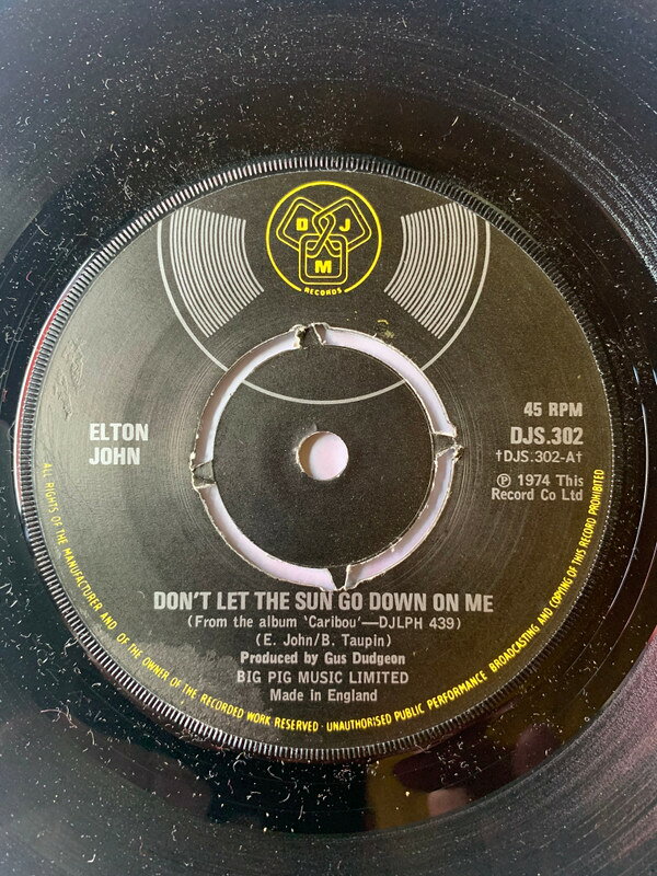 ・アーティスト Elton John ・タイトル Don't Let The Sun Go Down On Me ・レーベル・型番 DJM Records DJS302 ・フォーマット 7インチレコード ・コンディション(盤) 良い (VG...
