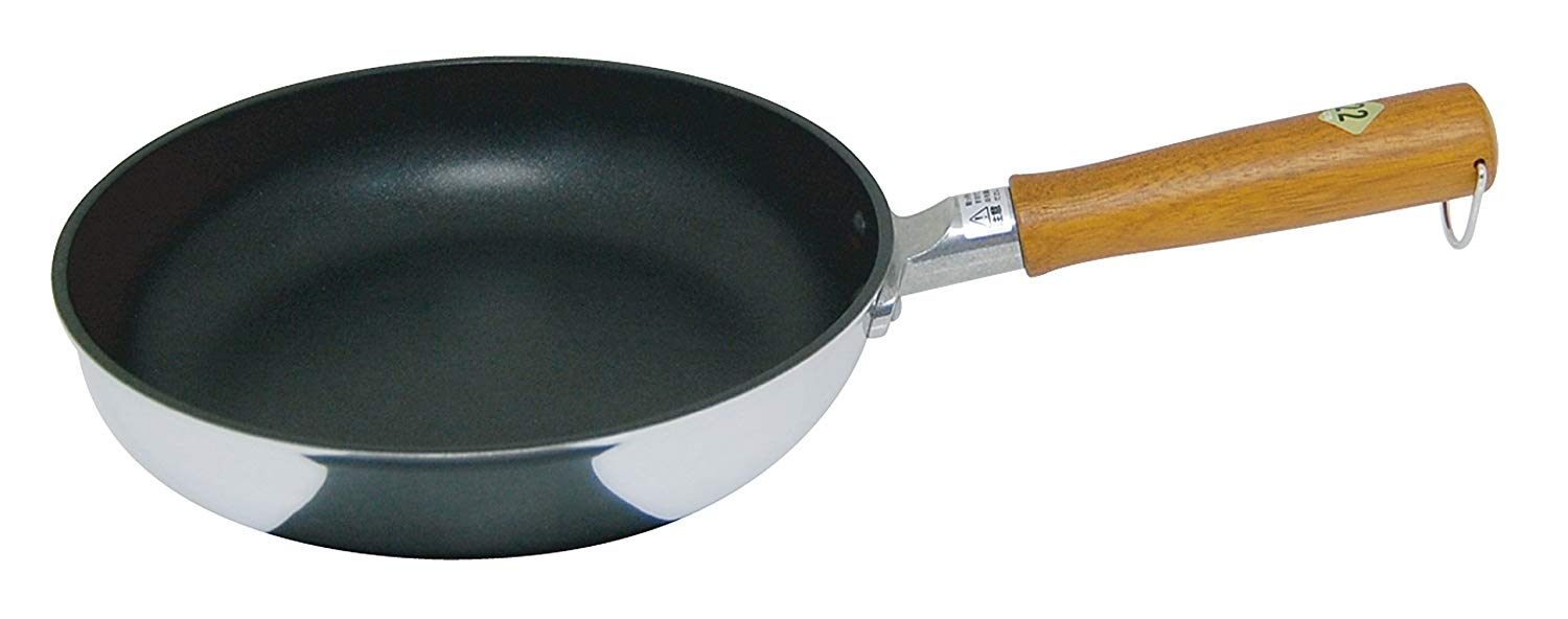 ●外径×深さ：330×62(mm) ●板厚：4.0mm ●材質：本体／アルミニウム合金（内面フッ素樹脂加工）　取っ手／木材　吊り下げ用リング／ステンレス鋼 ※写真はイメージです。