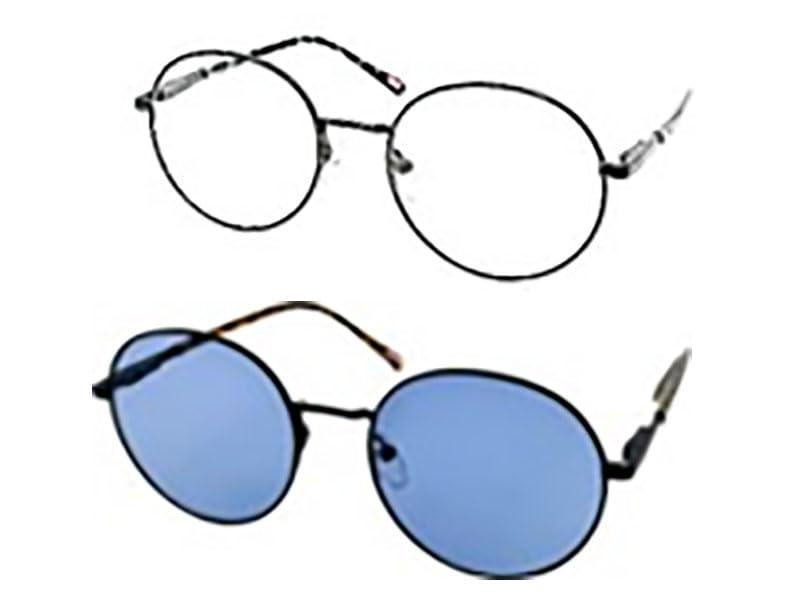 おしゃれなコールマンの2024年の新作。 ブラックフレームに調光レンズの組み合わせです。レンズは紫外線を浴びると色が変わります。 調光前はクリア。調光後はブルー。 丸いサングラスは人気です！ べっ甲柄フレーム。