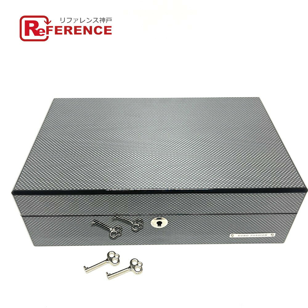 【商品情報】 【商品番号】1422300-25968-2 ブランドノーブランド モデル木製カーボンパターン ウォッチ コレクション ボックス 8本収納 タイプ時計収納ケース 形状オブジェ 対象メンズ カラーグレー 素材ウッド サイズ W31...