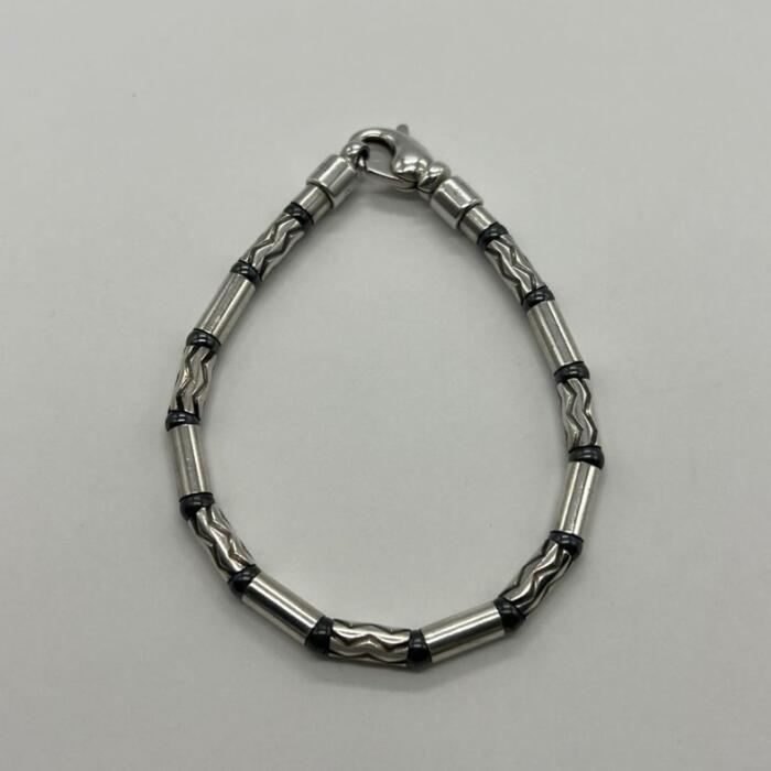 商品詳細 ブランド名 ティファニー TIFFANY&CO モデル名 アズテック ジグザグ ブレスレット 素材 SV925 シルバー925 ヘマタイト サイズ 全長19.5cm 手首周り17.5cm 付属品 無し 総重量 22.63g 状態ラ...