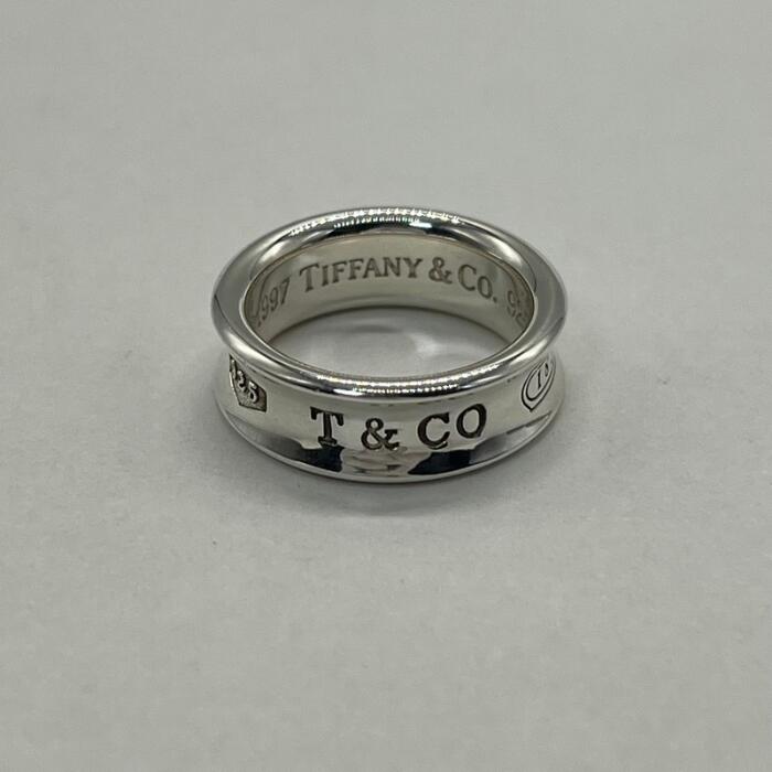 商品詳細 ブランド名 ティファニー TIFFANY&CO モデル名 1837 リング 素材 SV925 シルバー925 サイズ 12号 付属品 無し 総重量 7.6g 状態ランク AB ランクについて N:新品未使用 S:使用頻度の少ない極...