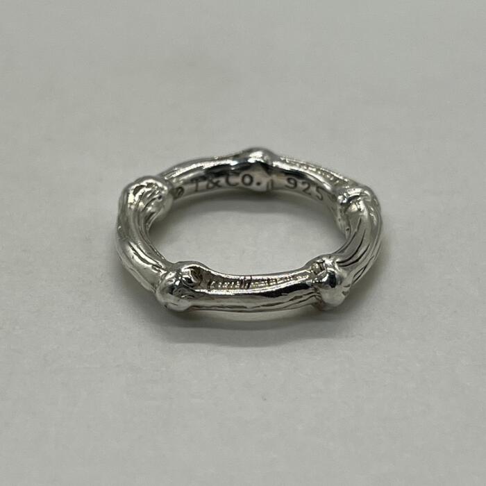 商品詳細 ブランド名 ティファニー TIFFANY&CO モデル名 バンブー リング 素材 SV925 シルバー925 サイズ 約14号 (リング棒ではバンブーのデザインが引っかかり12号の位置に留まっておりますが実寸が17.3mmの約14...
