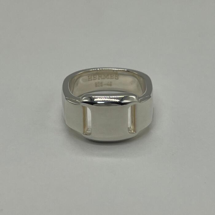 商品詳細 ブランド名 エルメス HERMES モデル名 ヴィンテージ リング 素材 SV925 シルバー925 サイズ 表記サイズ49 9号 付属品 箱 ケース 総重量 6.57g 状態ランク AB ランクについて N:新品未使用 S:使用...