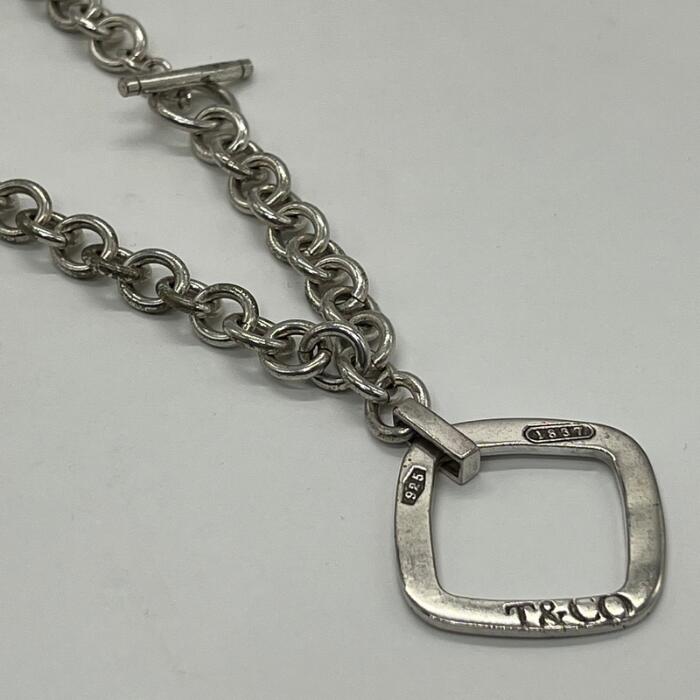 商品詳細 ブランド名 ティファニー TIFFANY&CO モデル名 1837 モンタージュ スクエアトップ チェーンネックレス 素材 SV925 シルバー925 サイズ 全長45.5cm 付属品 無し 総重量 64.58g 状態ランク B ...