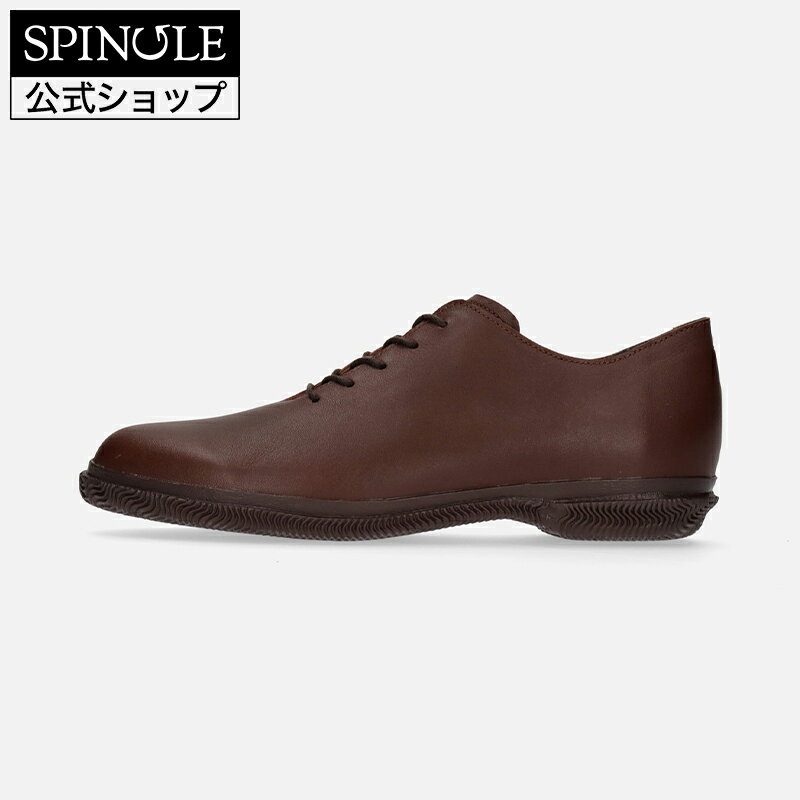 ギフト対応 オンオフ使えるホールカットモデル オンオフ両用できるシンプルなデザインのホールカットモデル。スムースレザーを使用しクリーンかつミニマルな表情に。仕上げには撥水加工を施し、とっさの雨でも安心感のある一足となっています。インソールに...