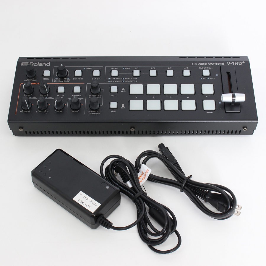 ■商品名 【美品】Roland V-1HD+ ビデオスイッチャー PLUS プラス ローランド ビデオミキサー 本体 ■商品状態 【A】大きなダメージもなく程度良好の美品 ・細かな擦れ感はございますが、全体的に大きなダメージはなく良品です。...