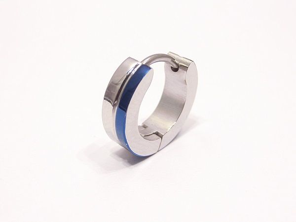 商品詳細素材ステンレス サイズ直径 約14.0mm 厚さ 約4.0mm 備考 こちらの商品は片耳(1個)での販売になります。 注意事項 画像はデジタルカメラでの撮影を行っております。&nbsp; お客様の環境により色や映り方が異なる場合がご...