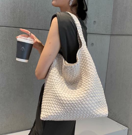 【原産国／製造国: 中国】 .レディース バッグ 編み込みデザイン トートバッグ ショルダーバッグ 鞄 シンプル 無地 ワンハンドルバッグ インナ 肩掛けバッグ ハンドバッグ 斜め掛け バッグインバッグ 軽量 通勤 通学 大容量 ファスナー...