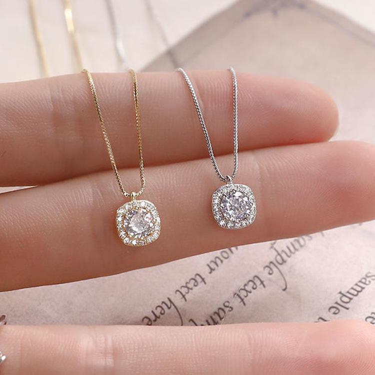 ・カテゴリ: ネックストラップ・ペンダント・主な素材: 銅・加工技術: 電気メッキ・デザイン: 水滴形・チェーンの種類: ベネチアンチェーン・チェーン周り: 21cm-50cm・カラー展開: 小方塊ネックレス（プラチナ色）・トレンド要素: ...