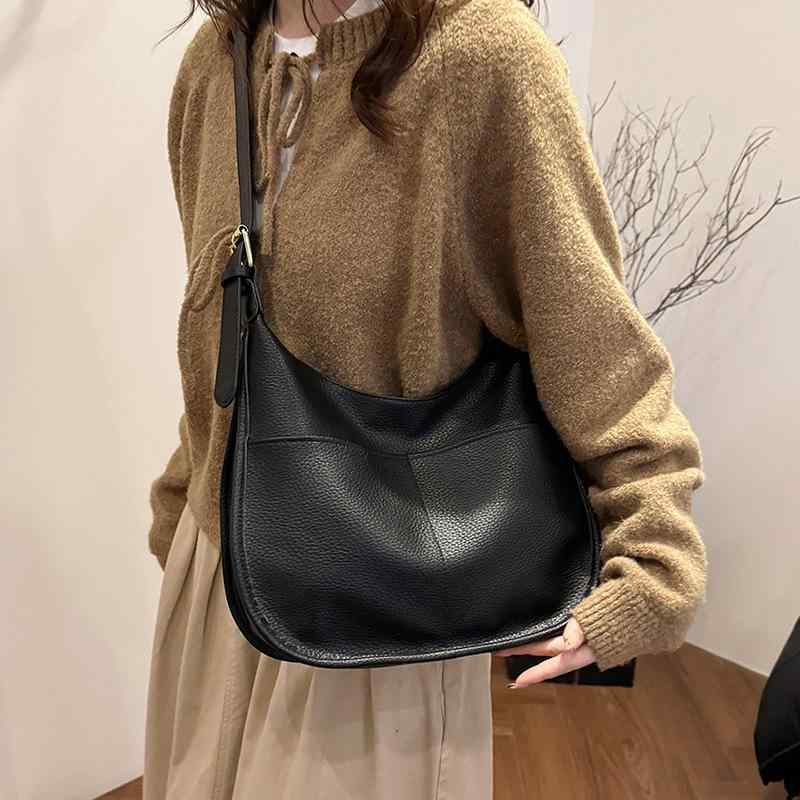・カラー展開: ブラック、ブラウン、カーキ・スタイル: ストリートトレンド・素材: PU・バッグのスタイル: トートバッグ・サイズ: 中・流行要素: ステッチ・裏地素材: ポリエステル・バッグの形状: 餃子型・開閉方式: ファスナー・バッグ...
