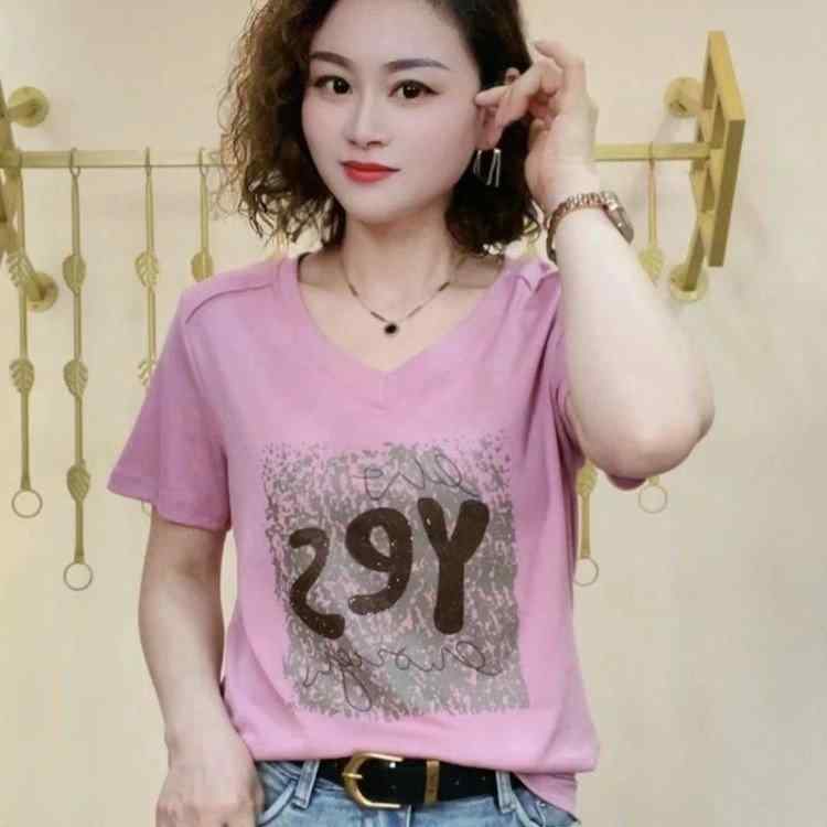 ・カテゴリ: Tシャツ・スタイル: 休闲・主な素材: 其它・柄: 字母/数字/文字・袖丈: 短袖・加工: 印花・版型: 宽松型・衣長: 普通款(50cm<衣長≤65cm)・ネックライン: V字領・袖型: 常规袖・流行元素: 镶钻・カラ...
