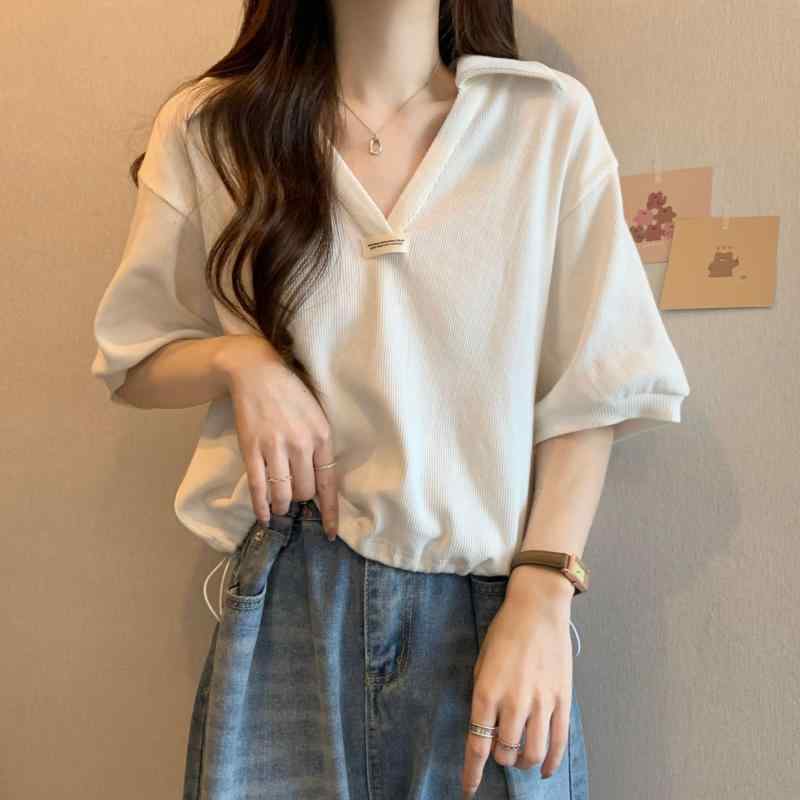 ・カテゴリ: Tシャツ・スタイル: 通勤風・主な素材: 綿・パターン: 無地・デザイン: セットイン・袖丈: 短袖・技法: ステッチ・フィット: ルーズ・丈: 短丈(40cm<丈≤50cm)・ネックライン: Vネック・袖型: スタンダ...