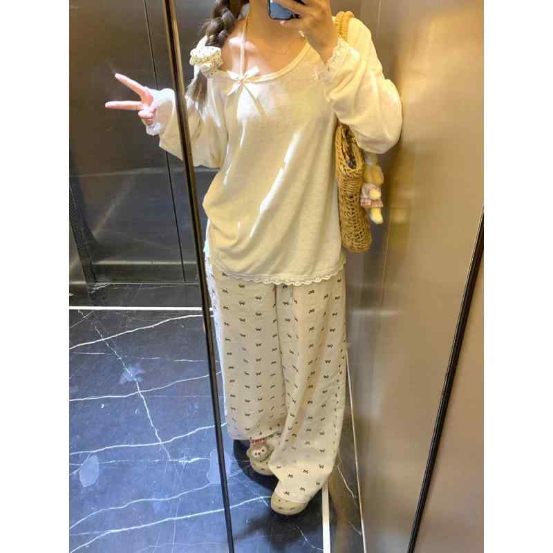 ・カテゴリ: Tシャツ・スタイル: 都市風・主な素材: ポリエステル90-95%・袖丈: 長袖・柄: その他・デザイン: 斜肩、蝶ネクタイ、レース・フィット: ゆったり・ネックライン: 斜め首・袖タイプ: スタンダード