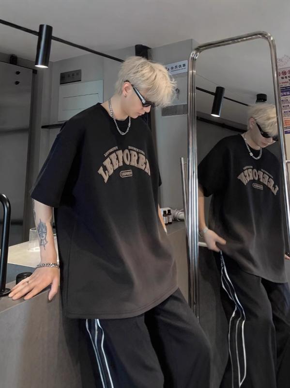 ・カテゴリ: Tシャツ・スタイル: カジュアル・主な素材: ポリエステル51-70%・袖型: 落肩袖・袖丈: 短袖・柄: 文字・カラー展開: 軍緑、ブラック・サイズ展開: M、L、XL、2XL、3XL・ネックライン: クルーネック・フィット...