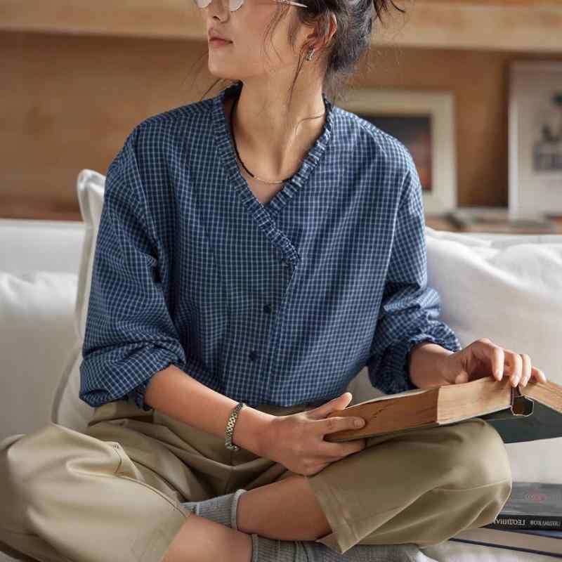 ・カテゴリ: シャツ・スタイル: 通勤風・主な素材: 綿・柄: 条紋/格子・袖丈: 長袖・版型: ワイドシルエット・衣長: 普通(50cm<衣長≤65cm)・ネックライン: Vネック・袖型: ストレートスリーブ・カラー展開: ネイビー...