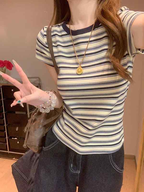 ・カテゴリ: Tシャツ・スタイル: 復古風・主な素材: 綿90-95%、氨纶30%以下・柄: 条紋/格子・ネックライン: 丸首・袖丈: 短袖・フィット感: スリムフィット・カラー展開: ブルー、レッド・サイズ展開: S、M、L、XL