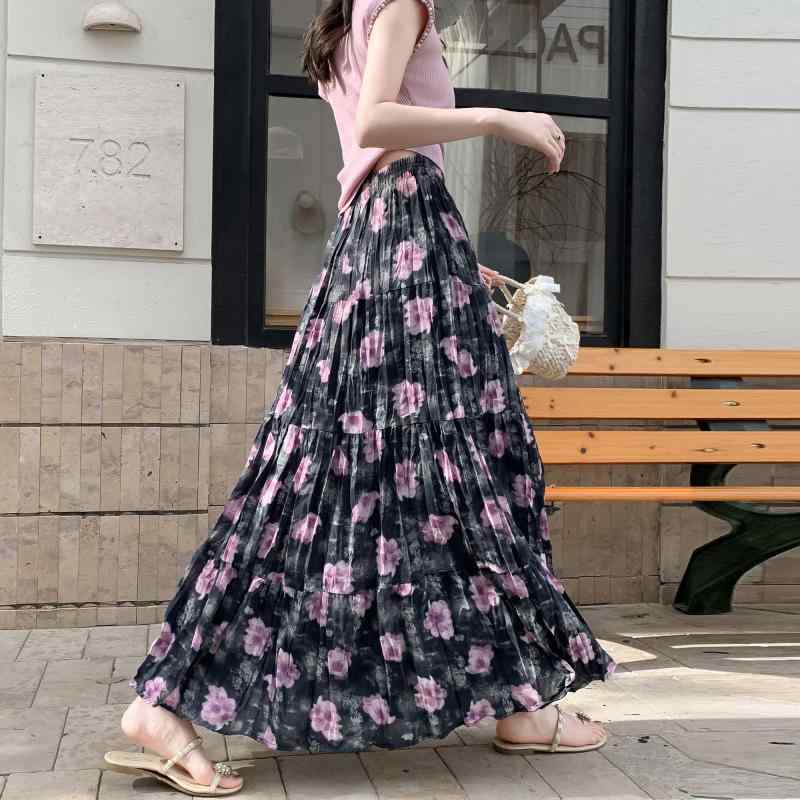 ・柄: 花色・加工: 圧皱・主な素材: 涤纶（聚酯纤维）・スカートタイプ: 伞裙・スカート丈: 長裙・カラー展開: 黒底粉色・サイズ展開: S、M、L、XL・スタイル: 私服名媛・スタイル: 御姐風・スカートカテゴリ: 半身裙・伸縮性: 微弾