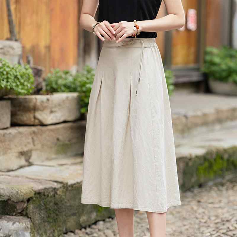 ・カテゴリ: 半身スカート・スタイル: 文艺風・主な素材: 麻50%-70%、綿30%-50%・スカート型: A字・スカート丈: 中長・流行要素: 立体装飾・カラー展開: 象牙白、黒、コーヒー・サイズ展開: M、L・弾力: 無・加工: 砂洗