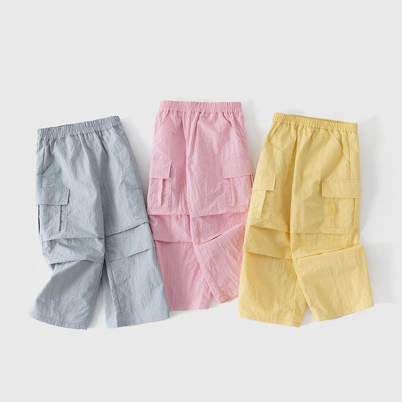 ・スタイル: カジュアル・主な素材: ナイロン100%・カテゴリ: 童用パンツ・パンツ丈: ロング・スタイル詳細: ワークパンツ・ウエスト: ミドル・パターン: 無地・カラー展開: ピンク、紫、白、グレー、黄・サイズ展開: 90、100、1...