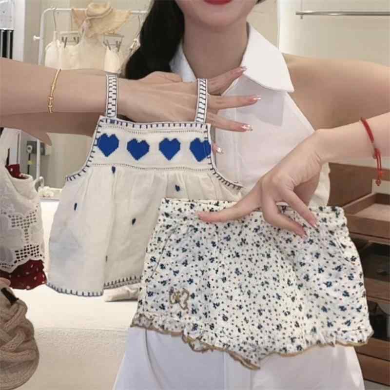 ・カテゴリ: 童セット・スタイル: 韓国風・セット内容: 2点セット・対象: 女児・対象年齢: 中小童・対象身長: 100-140cm・季節: 夏・袖丈: ノースリーブ・フード: なし・パンツ丈: ショートパンツ・加工: 柔軟・厚み: 薄手...