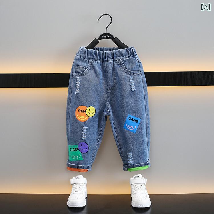 ・カテゴリ: 童用牛仔パンツ・スタイル: カジュアル・主な素材: 綿95%・パンツ丈: ロング・ウエスト: ミッドライズ・カラー展開: ブルー笑顔柄、ブルーアルファベット柄、ブルーカートゥーン柄・サイズ展開: 90cm、100cm、110c...