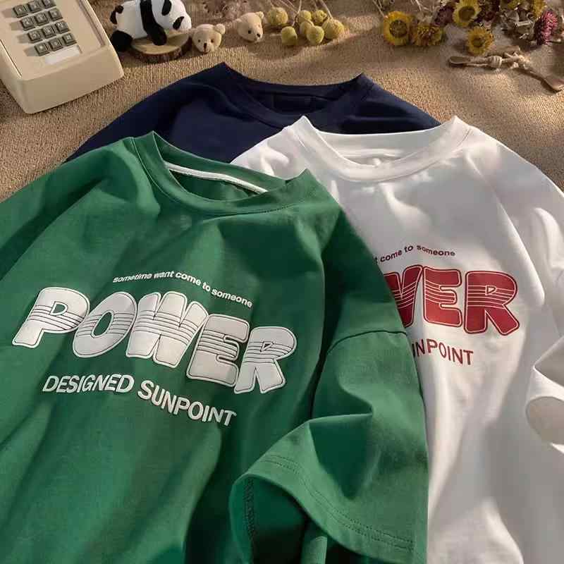 ・カテゴリ: Tシャツ・スタイル: 韓版・主な素材: 綿100%・柄: アルファベット・版型: ゆったり・袖丈: 短袖・スタイル詳細: プリント・ネックライン: クルーネック・カラー展開: ホワイト、ダークグリーン、ネイビー・サイズ展開: ...