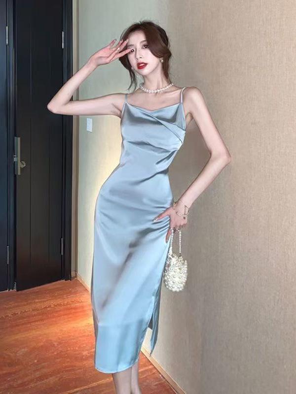 ・スタイル: 法式風・柄: 純色・袖型: 無袖・袖丈: 無袖・カラー展開: 浅藍色、黒色、杏色・サイズ展開: S、M、L、XL、XXL・ネックライン: V領・スカート丈: 中長款・スカート型: A字裙・腰型: 高腰・人気要素: 立体装饰