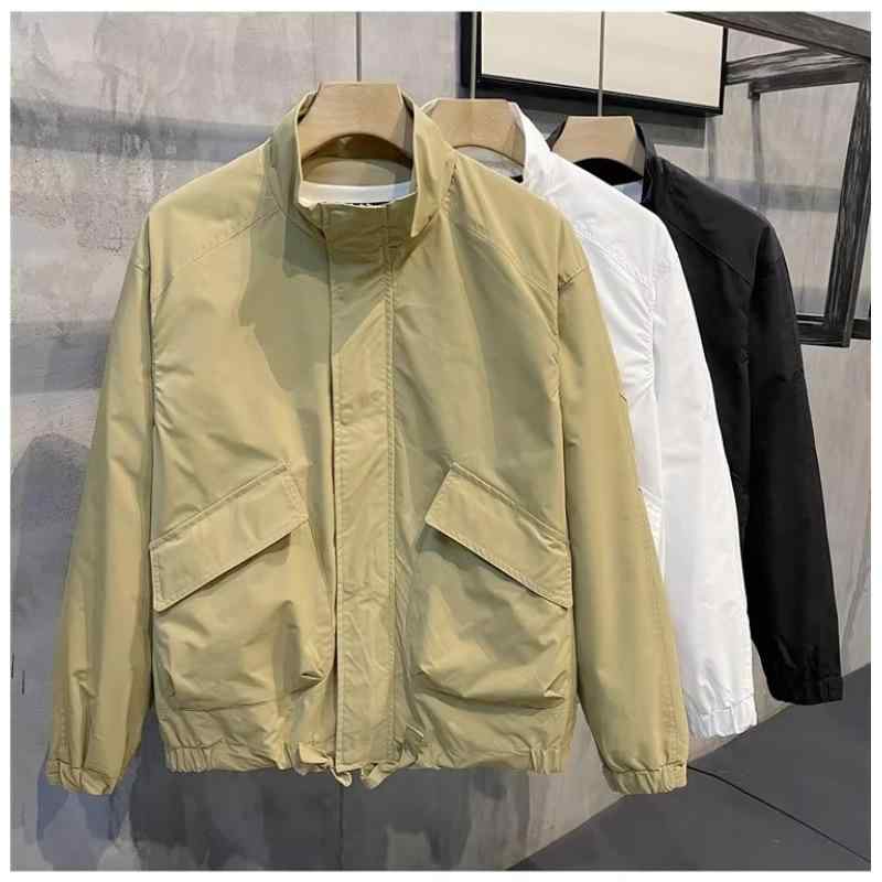 ・カテゴリ: ジャケット・スタイル: 韓国風・ネックライン: スタンドカラー・フィット感: ルーズフィット・フード: フードなし・厚み: 普通・柄: 無地、他・袖丈: 長袖・カラー展開: カーキ、ブラック、ホワイト・サイズ展開: S、M、L...