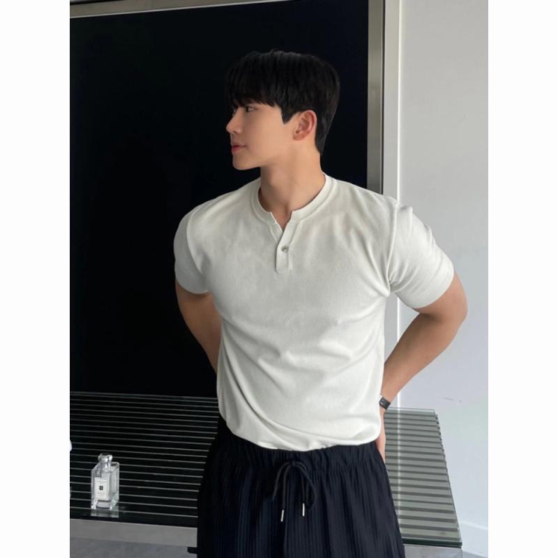 ・カテゴリ: Tシャツ・スタイル: カジュアル・主な素材: ポリエステル100%・ネックライン: クルーネック・袖丈: 短袖・柄: 無地・カラー展開: 白色、黒色・サイズ展開: M、L、XL、XXL、XXXL・版型: スリムフィット・袖型:...