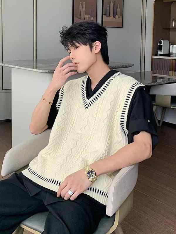 ・スタイル: 青春流行・版型: 宽松型・ネックライン: V领・袖丈: 长袖・厚み: 普通・詳細: 提花・対象年齢: 18-24歳・対象: 青少年・素材名: 雪尼尔・主素材: 腈纶80%・シーン: 居家・季節: 秋季・カラー展開: 杏色、黒色...