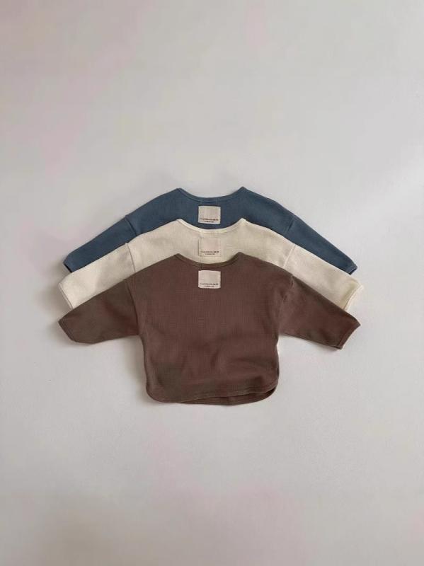 ・カテゴリ: 童Tシャツ・スタイル: 韓版・主な素材: 綿95%・袖丈: 長袖・ネックライン: 丸首・柄: 無地・カラー展開: 杏色、青、茶・サイズ展開: 73、80、90、100・機能: 吸湿速乾・要素: 可愛い、英国風、ストリート