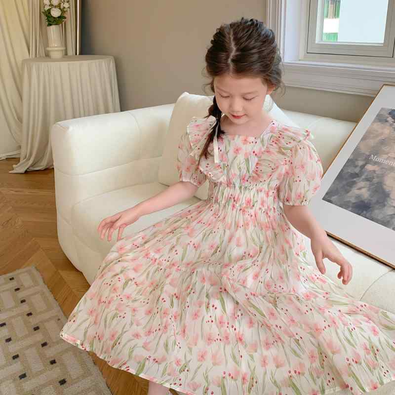 ・カテゴリ: 子供用ワンピース・スタイル: 韓国風・主な素材: 綿75%・柄: 花柄・カラー展開: 白地に赤花・サイズ展開: 90、100、110、120、130、140、150、160