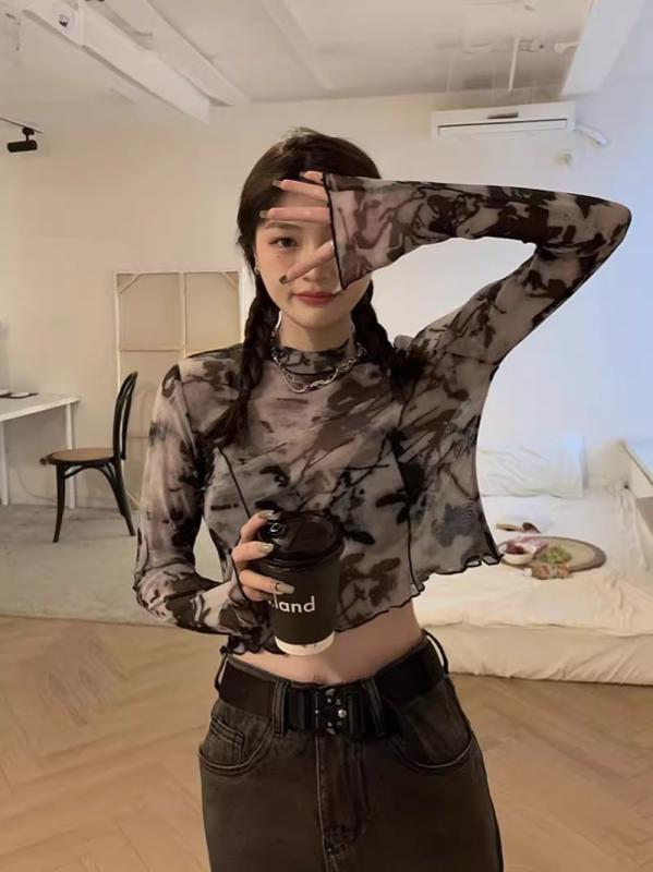 ・カテゴリ: Tシャツ・スタイル: 甘辛風・主な素材: その他・ネックライン: クルーネック・袖丈: 長袖・袖型: 通常袖・加工: タイダイ・フィット: スリムフィット・カラー展開: 水墨灰、水墨藍・サイズ展開: 均一サイズ