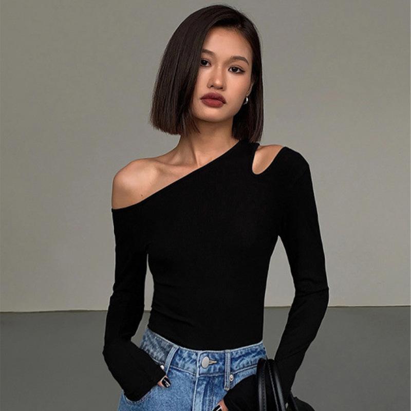 ・カテゴリ: Tシャツ・スタイル: 気質通勤、优雅風・主な素材: ポリエステル80-90%・柄: 無地・袖丈: 長袖・袖型: 標準・版型: スリムフィット・衣長: 普通(50-65cm)・ネックライン: クルーネック・流行要素: クロップド...