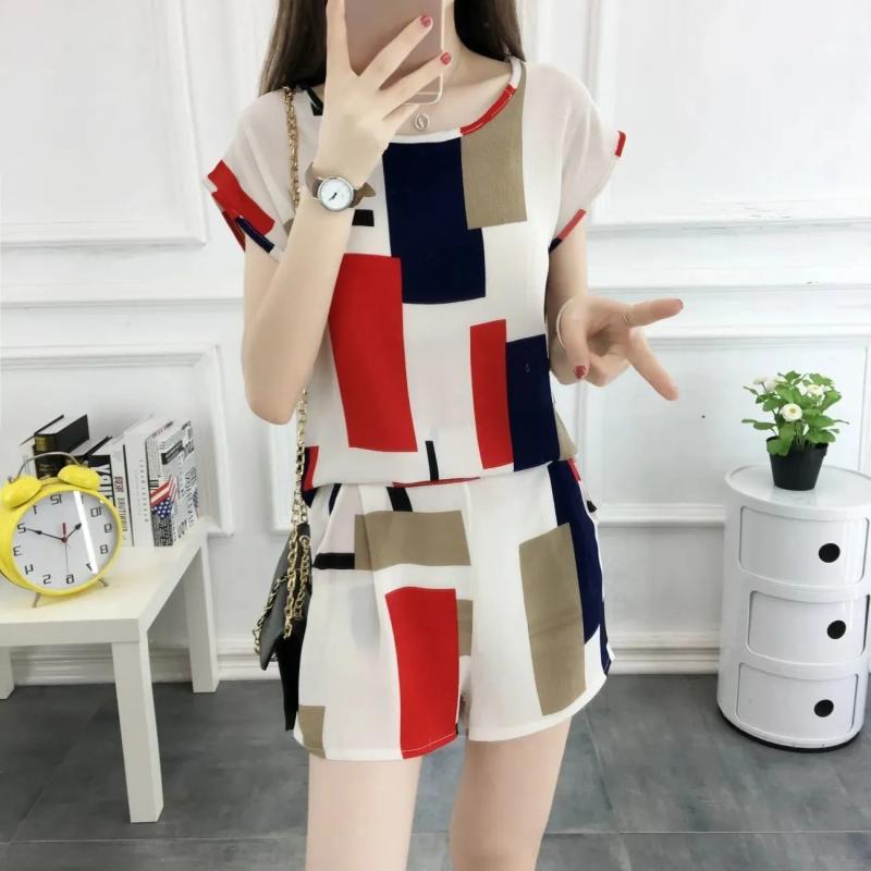 ・カテゴリ: 短パンツセット・スタイル: 通勤風・主な素材: ポリエステル70-80%・パンツ丈: ロングパンツ・流行要素: 3D/立体プリント・加工: パッチワーク・袖丈: 三分袖・袖型: ストレートスリーブ・カラー展開: ブラック、ベー...