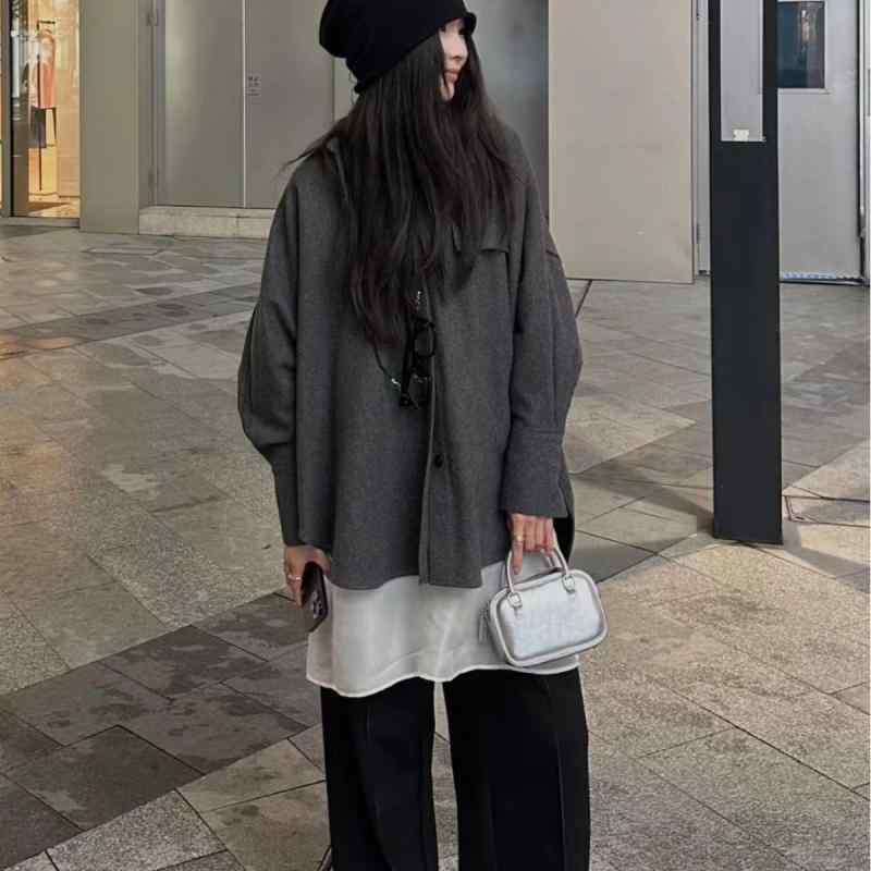 ・カテゴリ: セットアップ・スタイル: 通勤・主な素材: 羊毛・素材内容: 羊毛50%以上・カラー展開: グレー・サイズ展開: XS、S、M、L・袖丈: 長袖
