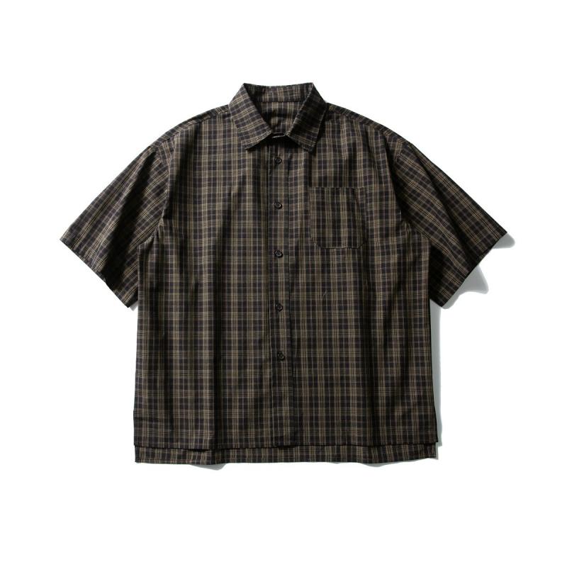 ・スタイル: 日系復古・カテゴリ: 開衫・版型: 寛鬆型・領型: 翻領・袖丈: 短袖・柄: 條紋・厚さ: 薄款・詳細: 拼色・カラー展開: 黒色、卡其色・サイズ展開: M、L、XL、XXL・主な素材: 聚酯纖維（涤綸）91%-95%