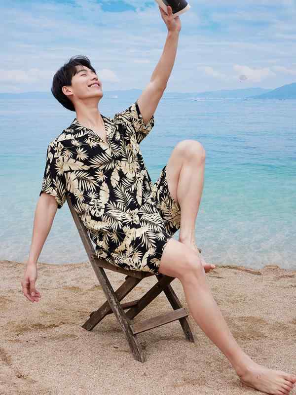 ・カテゴリ: シャツ・スタイル: 運動休闲・主な素材: ポリエステル100%・袖丈: 短袖・柄: プリント・カラー展開: ブルー、ブルーフラワー、レッド、グリーン、グリーンフラワー、イエロー、グレー、ブラック・サイズ展開: M、L、XL、X...