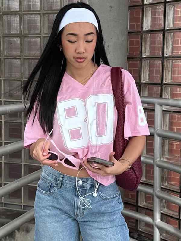 ・カテゴリ: Tシャツ・スタイル: 街頭風・主な素材: ポリエステル95%以上・柄: 文字・デザイン: バインダー・袖丈: 短袖・プリント: 印花・フィット: ルーズ・衣丈: 普通(50cm<衣長≤65cm)・ネックライン: Vネック...