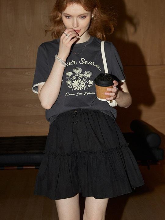 ・カテゴリ: Tシャツ・スタイル: 通勤風・主な素材: 有機綿70-80%・柄: 植物花卉、字母/数字/文字・款式: 幅広・袖丈: 短袖・袖型: 通常・版型: フィット・衣長: 普通(50-65cm)・ネックライン: ラウンドネック・カラー...